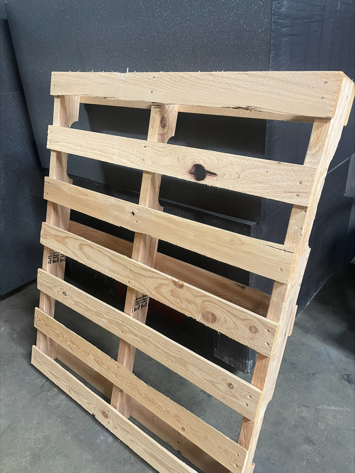 Custom Wooden Pallets/Skids - Larson Packaging Company